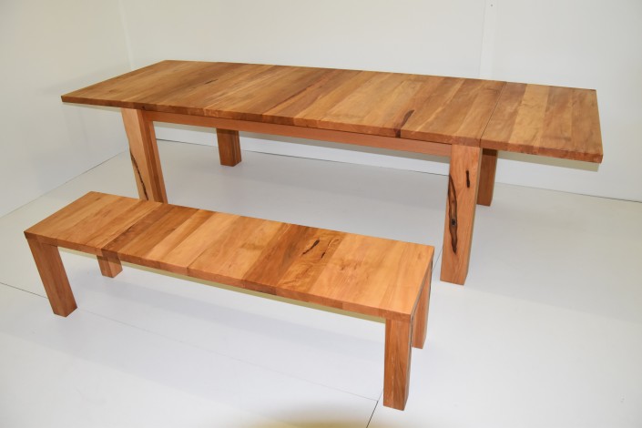 Tisch-mit-Bank - Giger Natur-Design